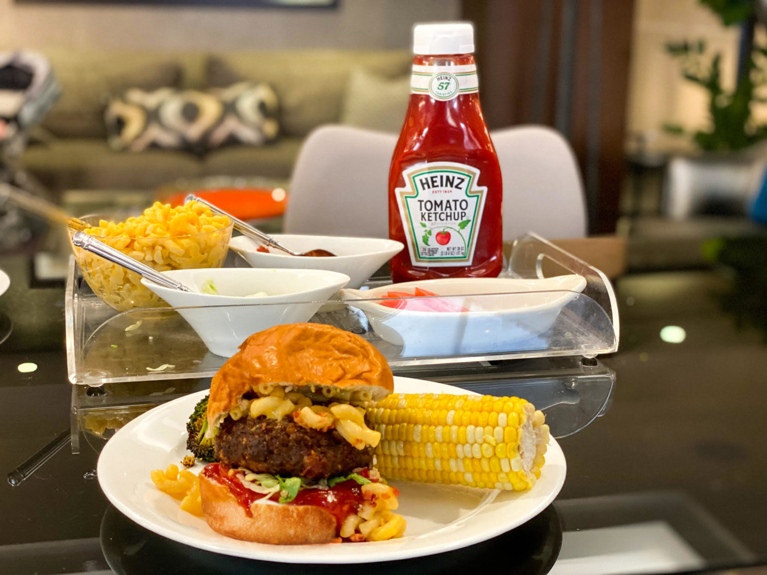 The Ultimate Mac and Cheese Burger + Art of the Burger Contest • Happy ...